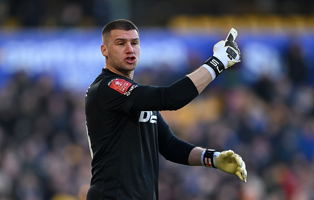 Man Utd eyeing surprise move to re-sign former player from Championship ...