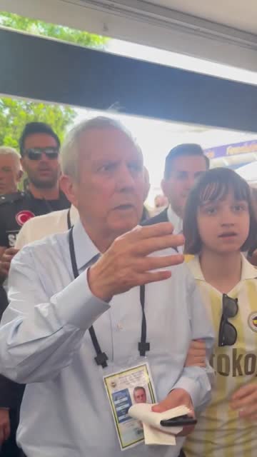 Oy vermeye giden Aziz Yıldırım sitem etti: Rezalet ya
