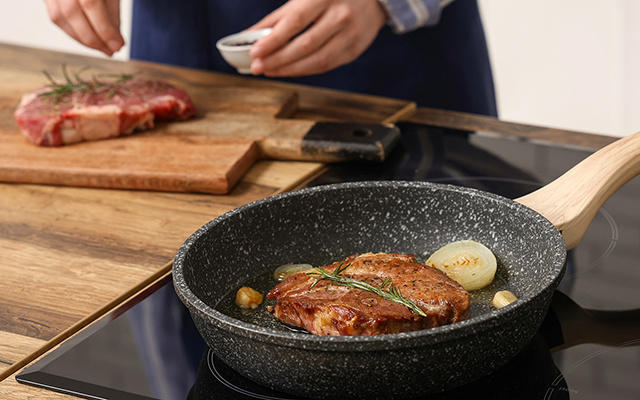 O truque dos chefs para um bife suculento e com crosta perfeita usa ...