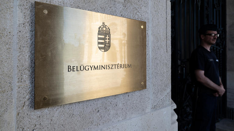 Megindultak a vizsgálatok a politikai alapon adott menekülti jogállásokról