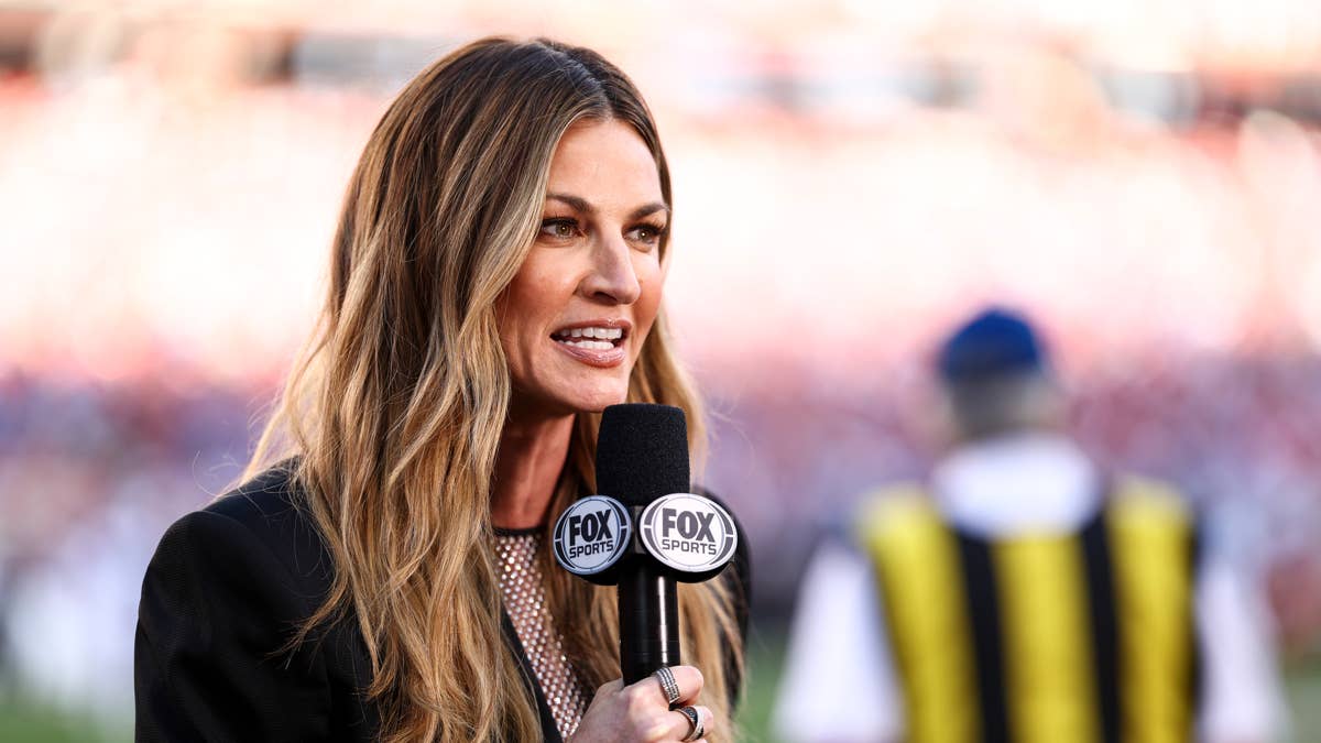 Erin Andrews faces criticism for NFL offseason vacation photo