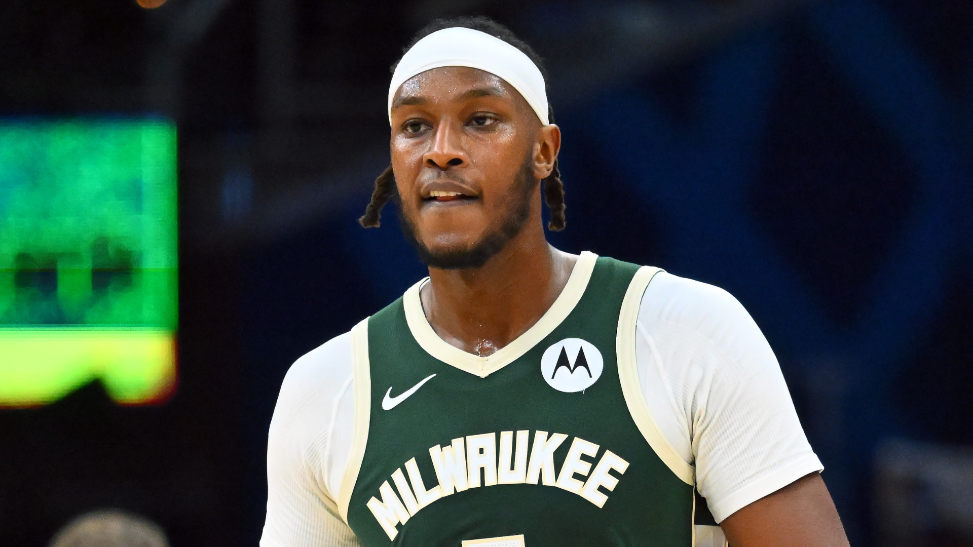 Los Angeles Lakers land long-coveted center in bold trade proposal