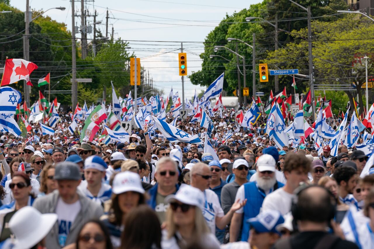 Israel solidarity walk underway in Toronto as police vow to maintain ...