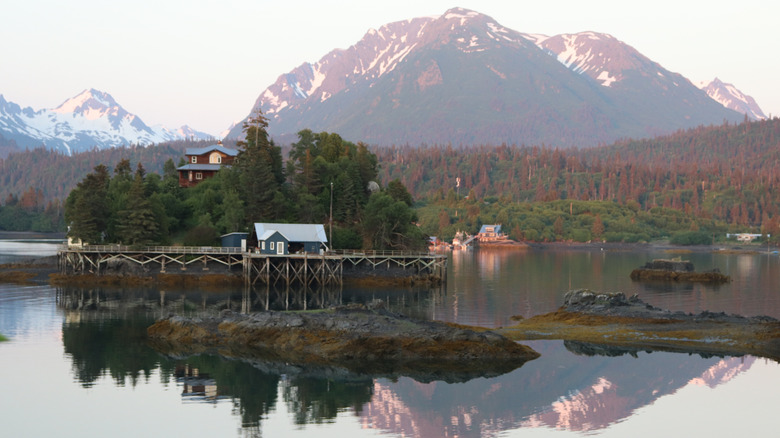 7 beautiful remote restaurants in America you can only access by boat