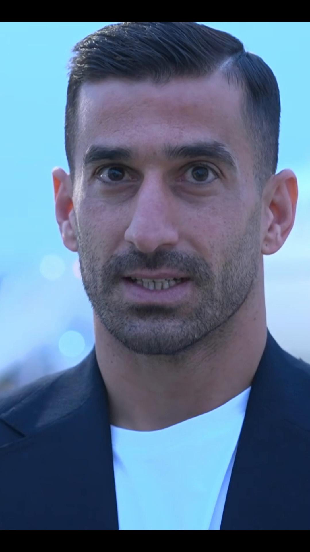 Vertical soccer WC26 Iran arrival