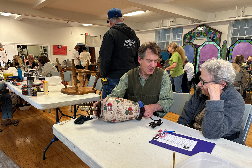Broken speaker? Finicky zipper? Anticonsumerist Repair Cafes urge you ...
