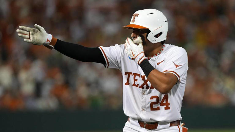 Oregon Ducks stink it up at the Austin Super Regional
