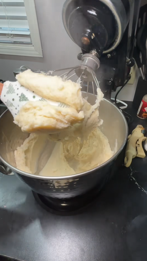 How creamy mashed potatoes are made using simple ingredients