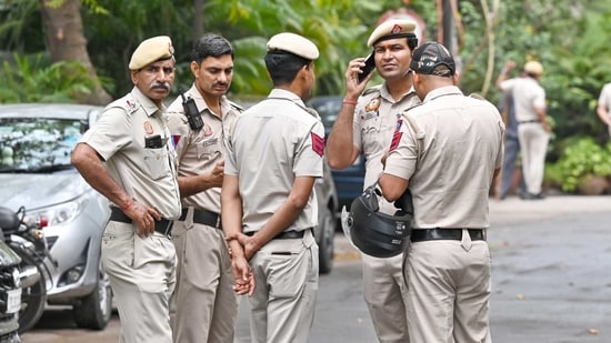 Concert in Mumbai's Worli ends in tragedy as audience member dies ...