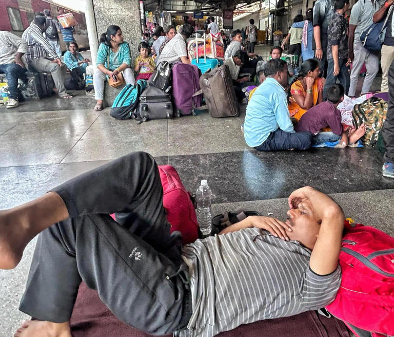 GRP shifts 60 beggars from Pune railway station to rehabilitation home ...