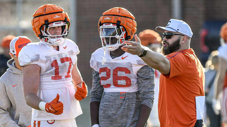 Clemson offers new LB target, sets official visit and commitment date