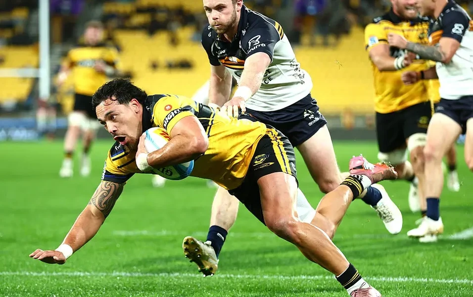 Hurricanes crush Brumbies 66-12 in record finals rout