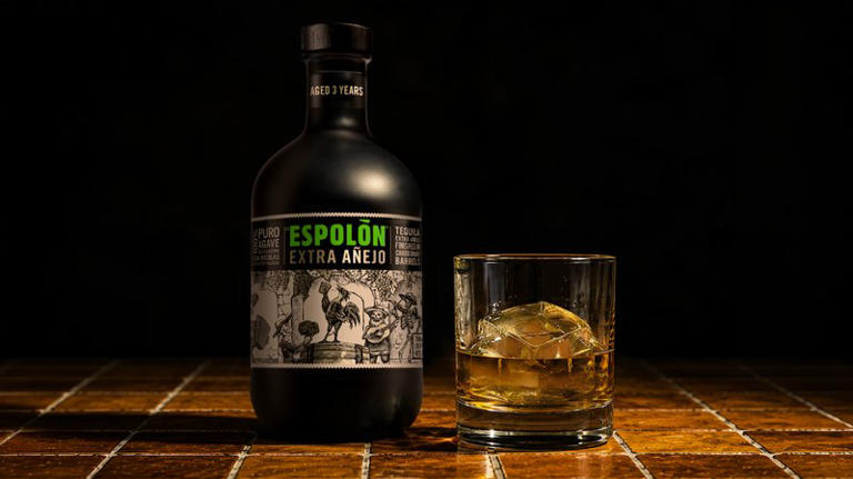 Espolòn's new extra añejo courts whiskey lovers