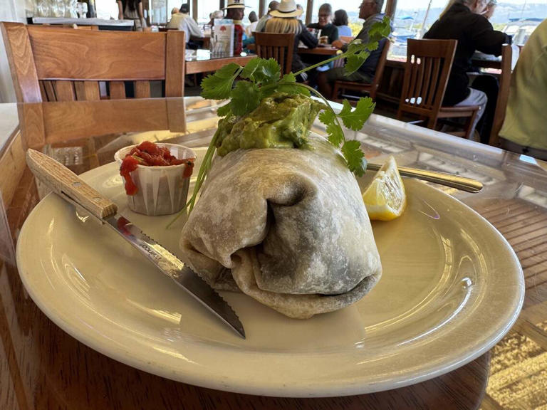 I tried a 40-year-old restaurant next to a scenic walk. What I got on a ...