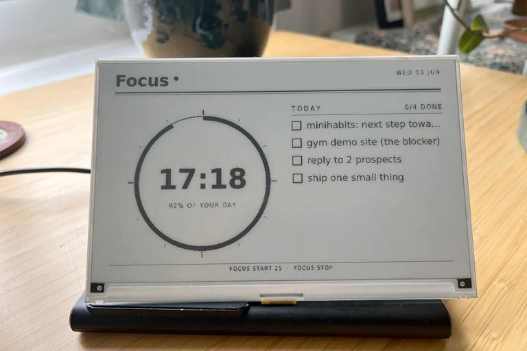 You, too, can make this Raspberry Pi eInk display that won't pester you ...