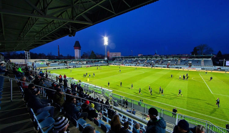 Komentář: Dynamo a Chrudim dolů. Licenční divadlo v českém fotbale ...