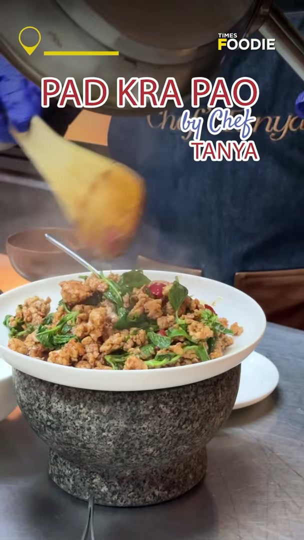 Authentic pad kra pao by chef Tananya Hanain #food #thaifood #shorts