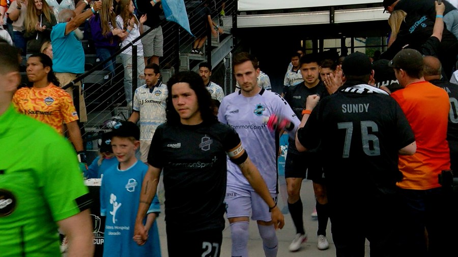 Switchbacks push through three-hour delay to top El Paso