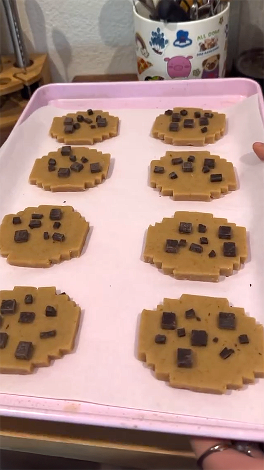 Let's bake Minecraft cookies!