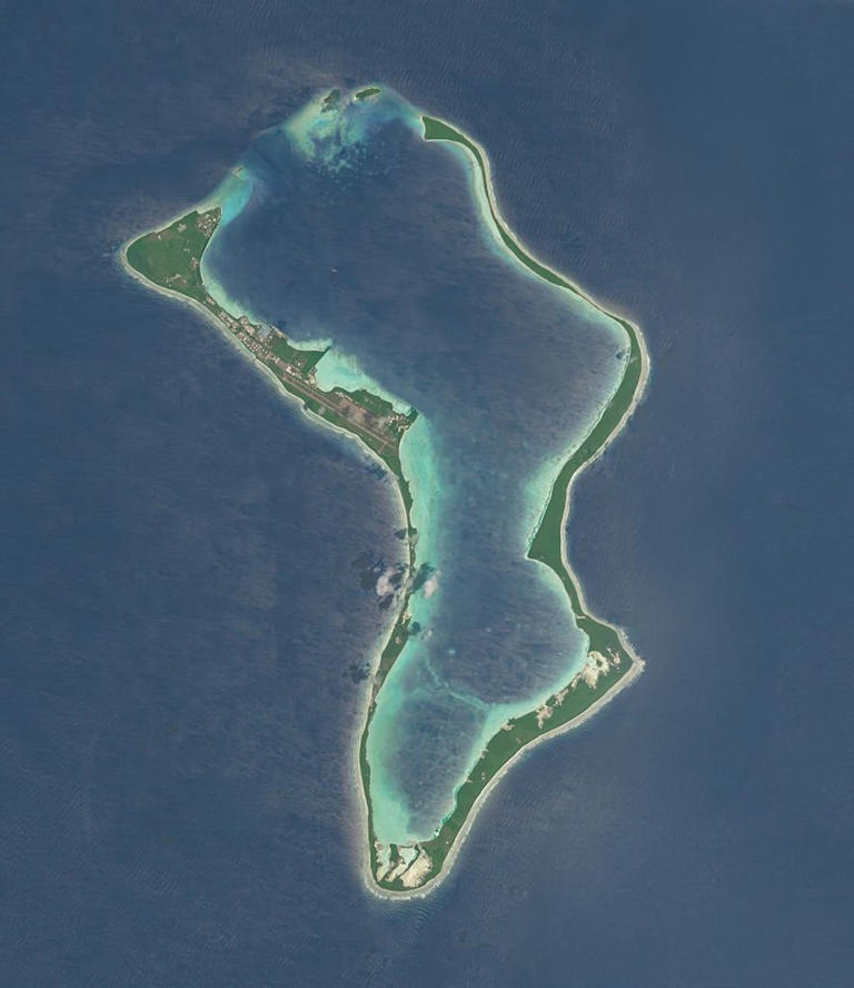 Donald Trump considers buying Chagos Islands in effort to crush Keir ...