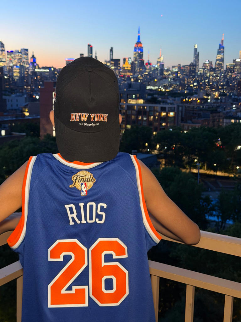 Adorable Knicks superfan gets surprise of a lifetime as millions of ...