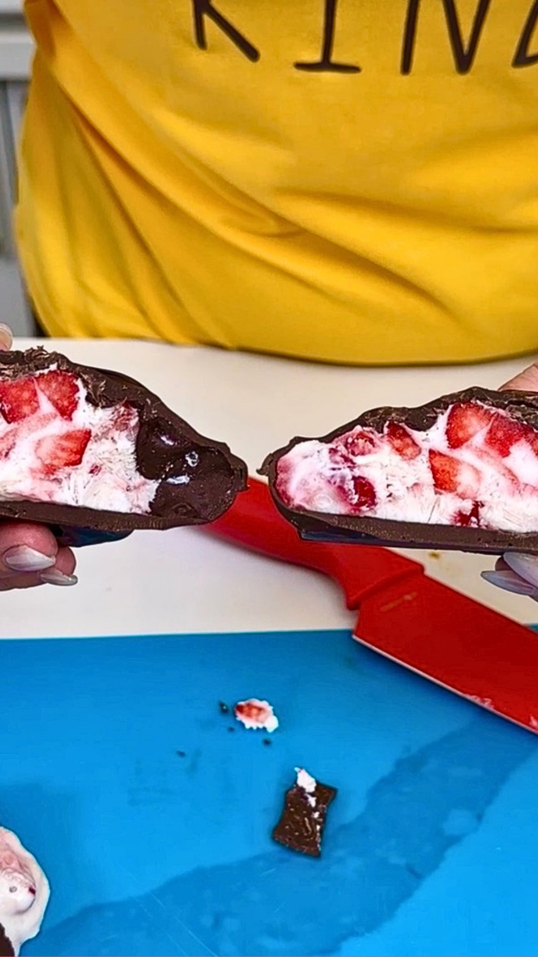 Strawberry frozen yogurt chocolate bars