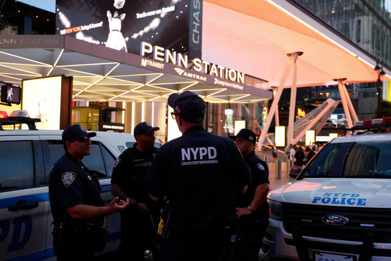 Trump at Knicks game tonight: MSG security delays, timing updates