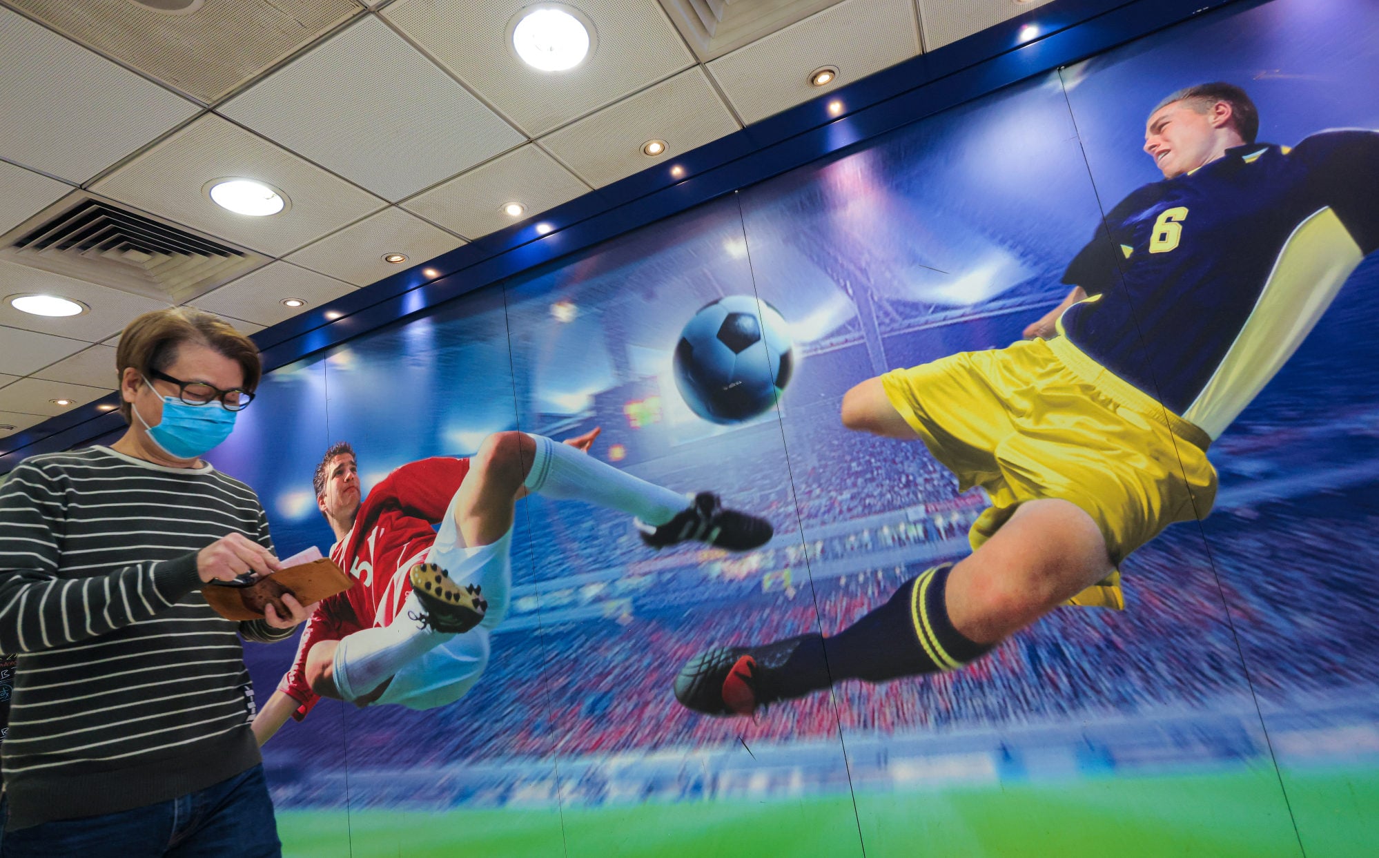 Hong Kong police warn World Cup fans against using overseas betting sites