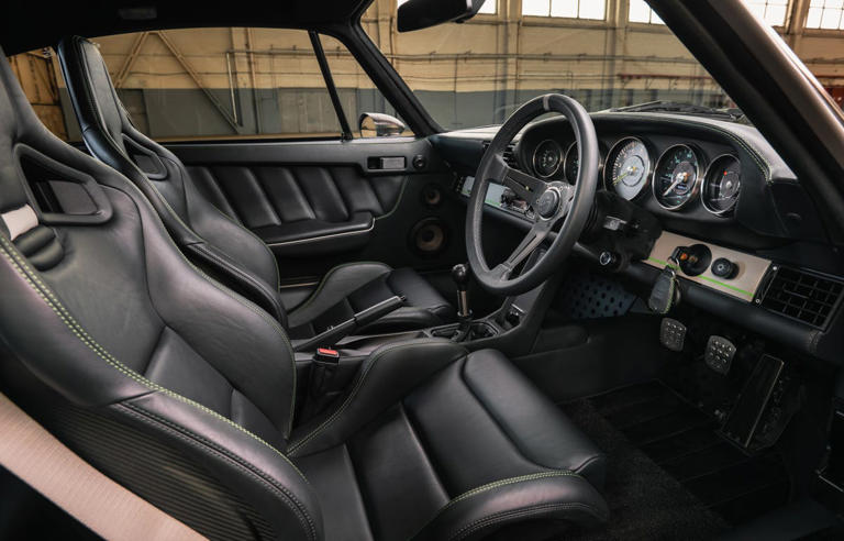 Este Porsche 911 restomod de Theon Design mezcla alma clásica y ...