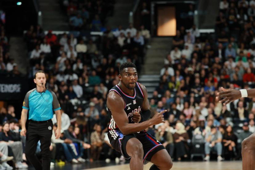 Paris s'impose à Cholet et prend l'avantage