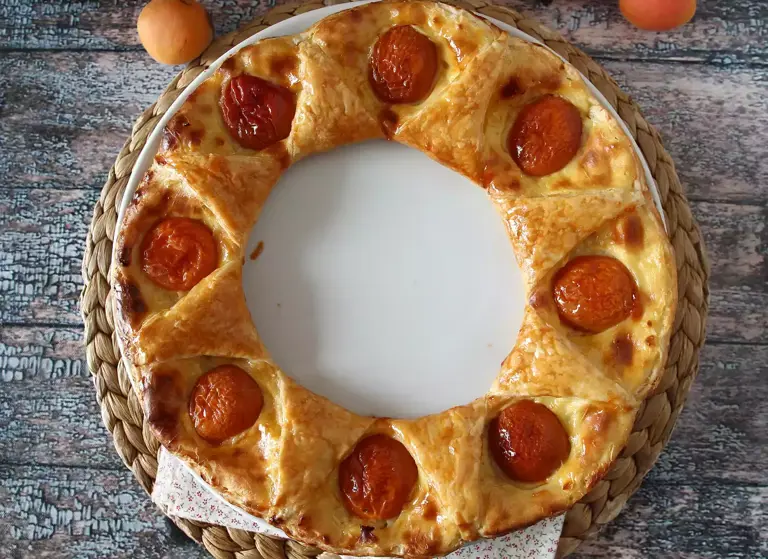 Tarte oranaise - bladerdeeg, custard en abrikozen