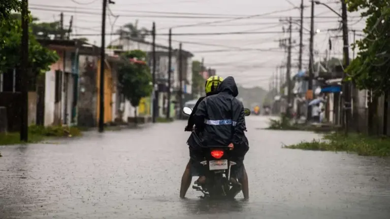 Depresión tropical Dos-E podría afectar Guerrero y Oaxaca, CONAGUA