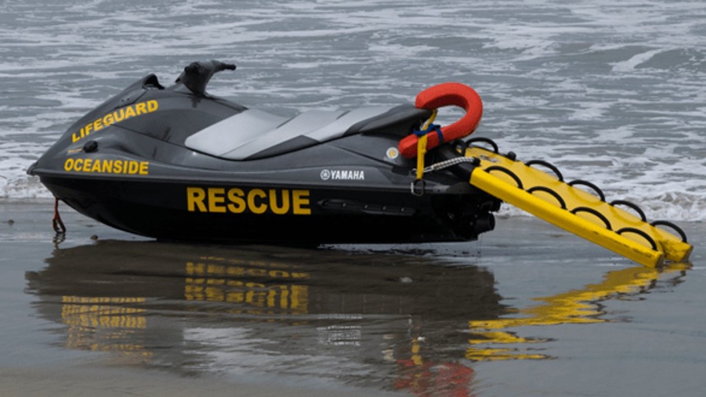 Lifeguards rescue man who jumped off Oceanside Pier