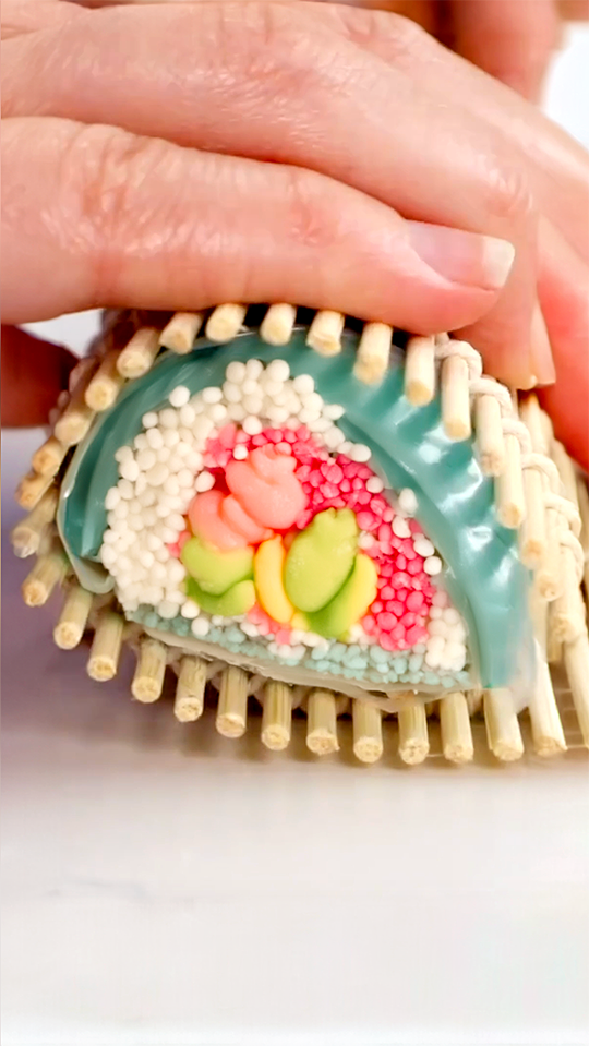 How to make candy sushi 🤩