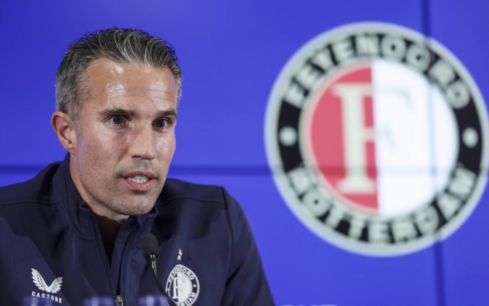 Feyenoord sack Van Persie after ‘difficult season’