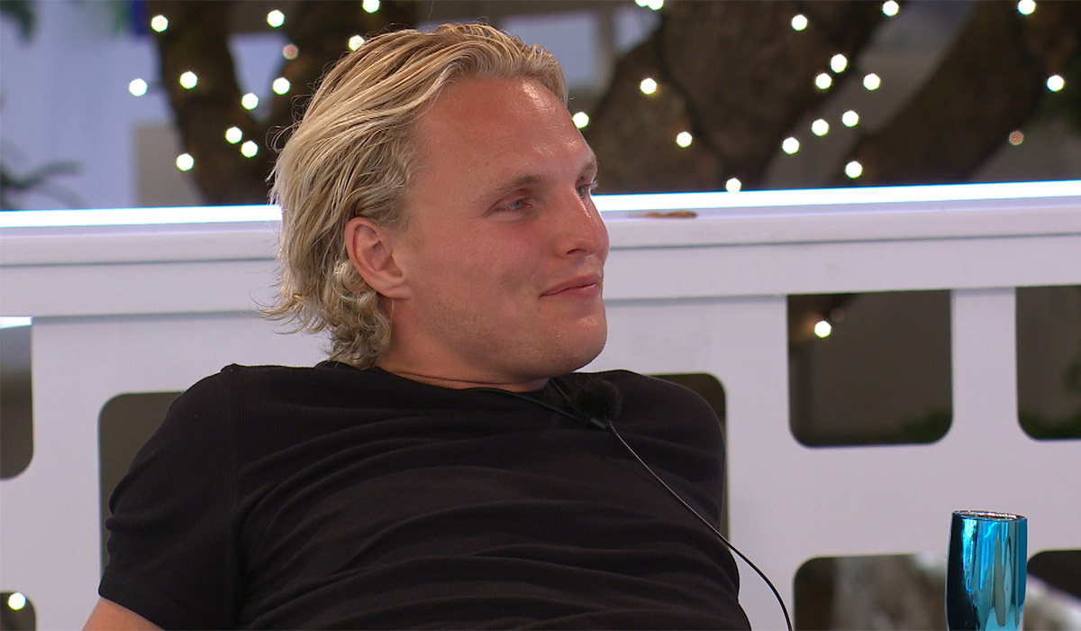 Love Island live blog: Two new bombshells arrive to test the boys after ...