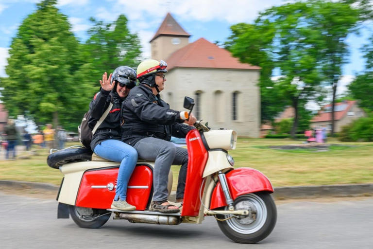 Mit Simson und Segen: Gottesdienst für DDR-Kult-Mopeds