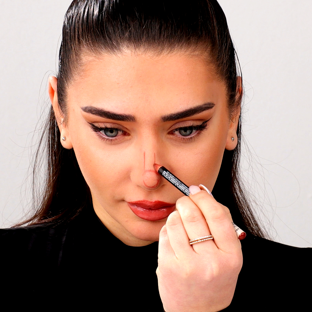 Il trucco del contouring del naso reso semplice
