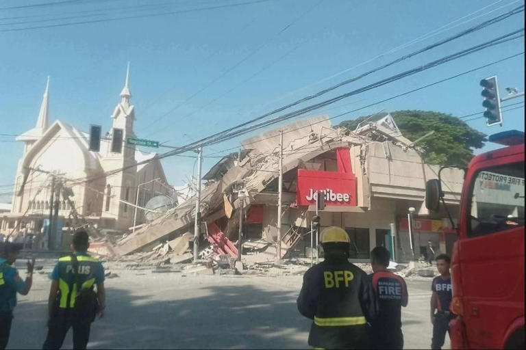 Massive 7.8 magnitude Philippines earthquake kills 32 and sparks ...