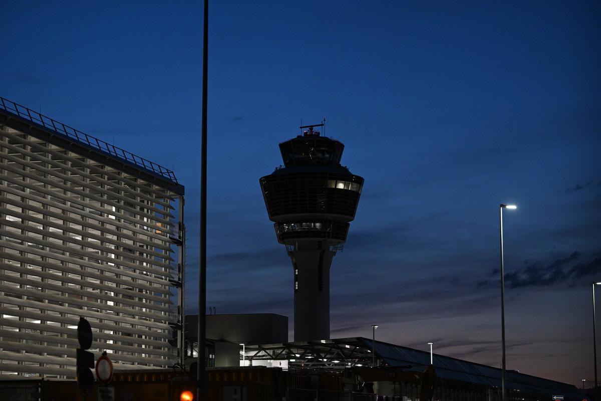 Brand im Tower? Flughafen München stellt Betrieb teilweise ein