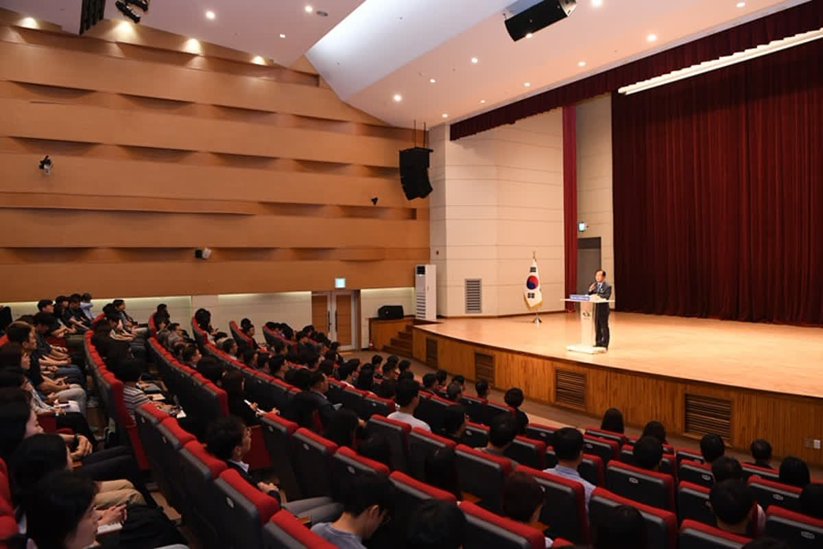 유희태 완주군수, 6·3지방선거 재선 복귀 후 첫 직원 월례회