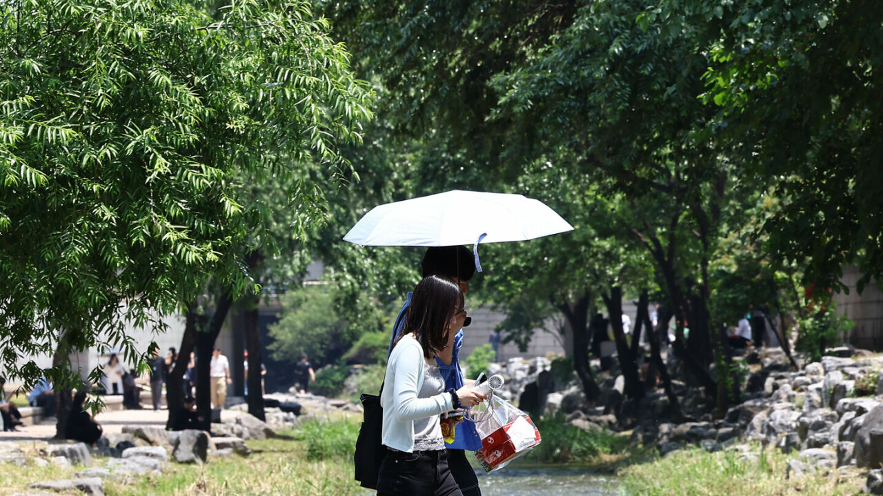 Korea posts second-warmest spring on record as KMA warns of new normal