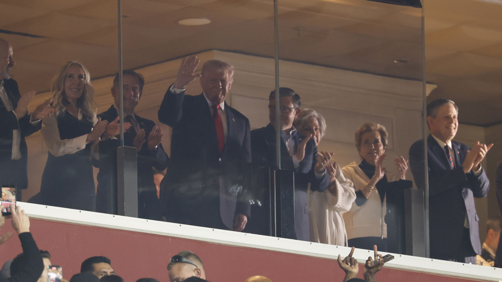 NYPD implements bizarre no walking rule before Donald Trump’s Knicks ...