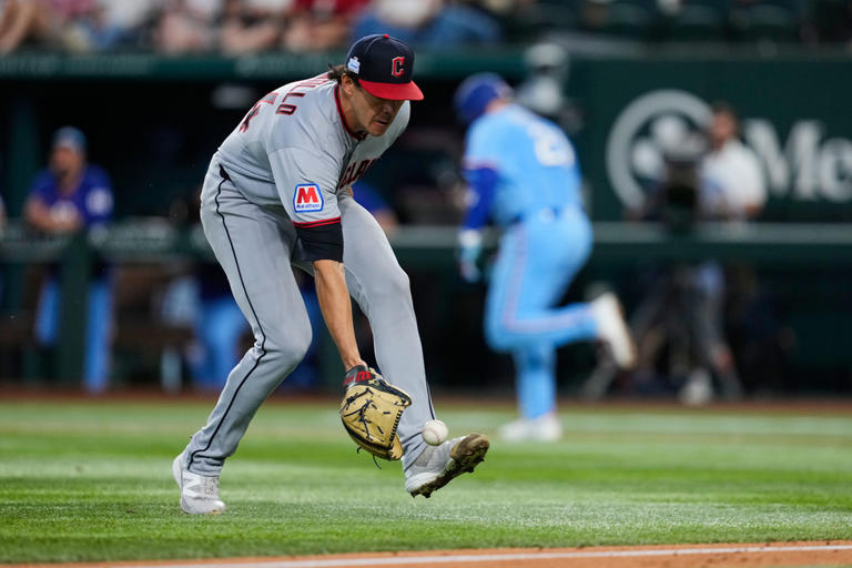 Jacob deGrom pitches 6 strong innings, Rangers hit 4 homers in 10-0 win ...