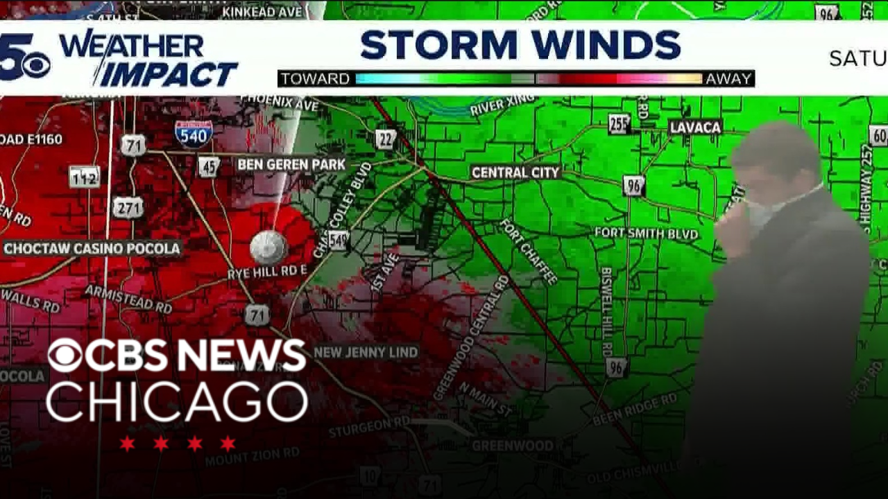 Arkansas meteorologist stays on air tracking tornado warnings during ...