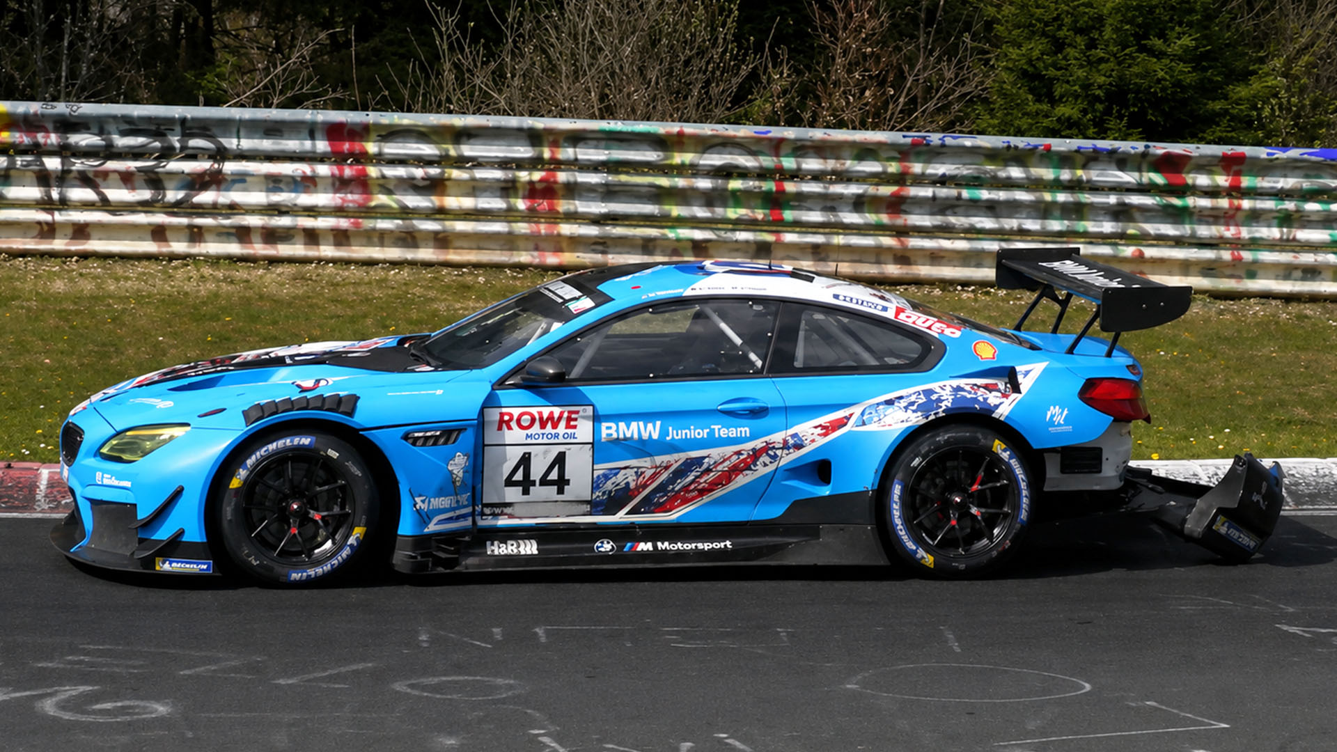 Nürburgring training action turns chaotic after unexpected car damage