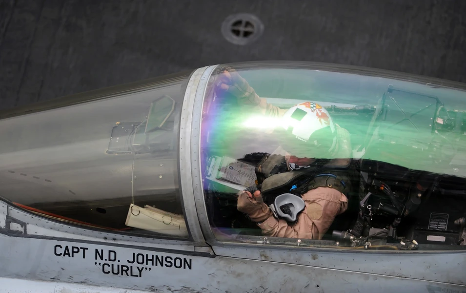US military faces pilot retention crisis despite bonuses