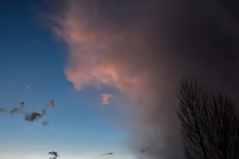 Look up: 'Kissing planets' set to light up the night sky this week