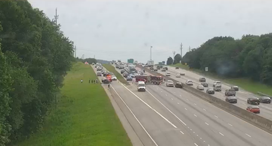 Crash blocks all lanes on I-85 in Greenville County