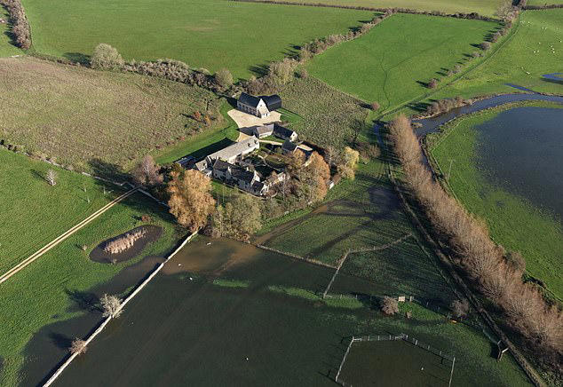 Ellen DeGeneres set to stay at £22m Cotswolds farm after winning ...